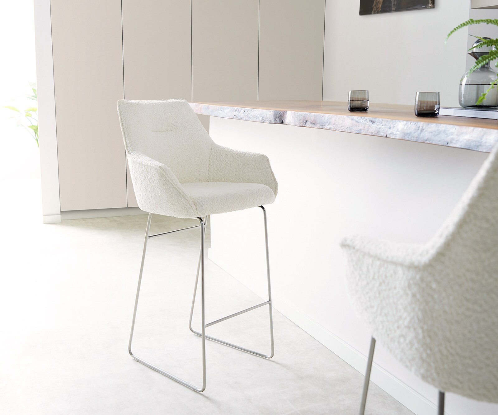 Chaise-de-bar Alja-Flex cadre à patins acier inoxydable bouclé blanc ...