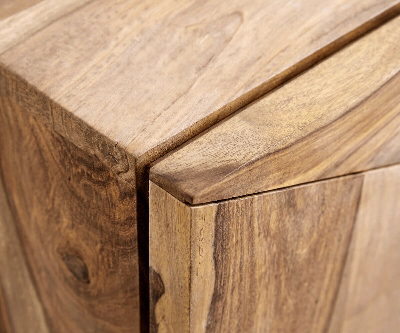 Acheter des buffets nobles en bois massif en ligne | DELIFE